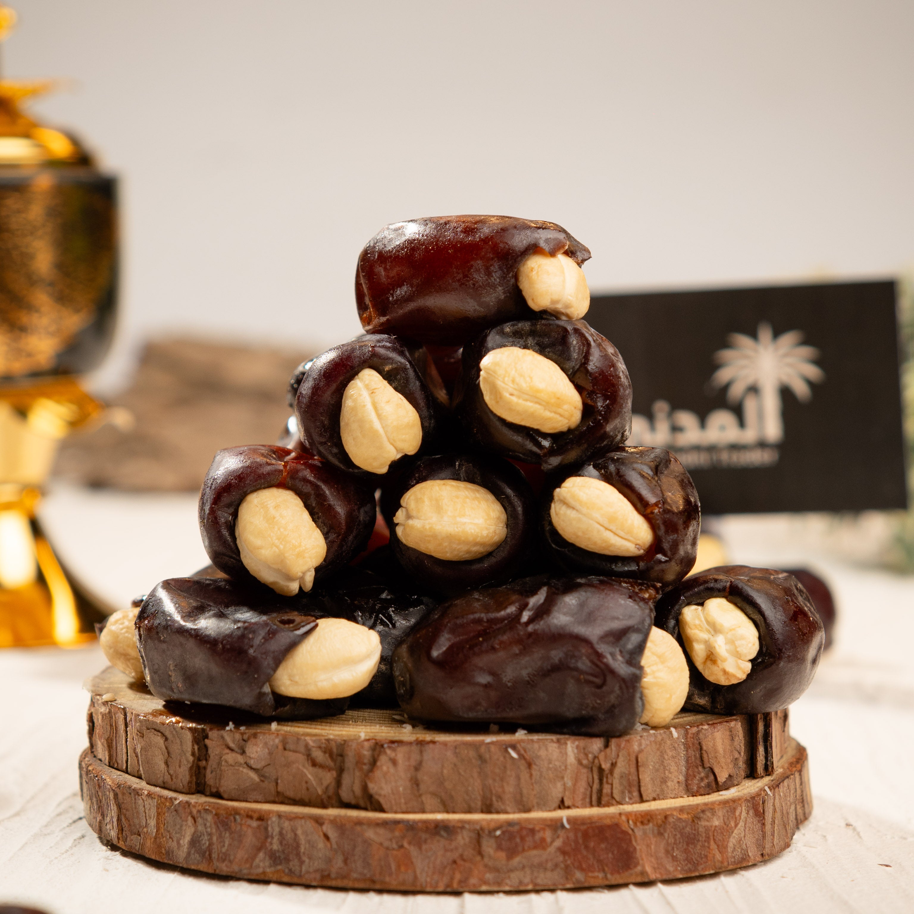 Best Almond with Dates (Assorted Dates) In Pakistan – Al Madni Trader